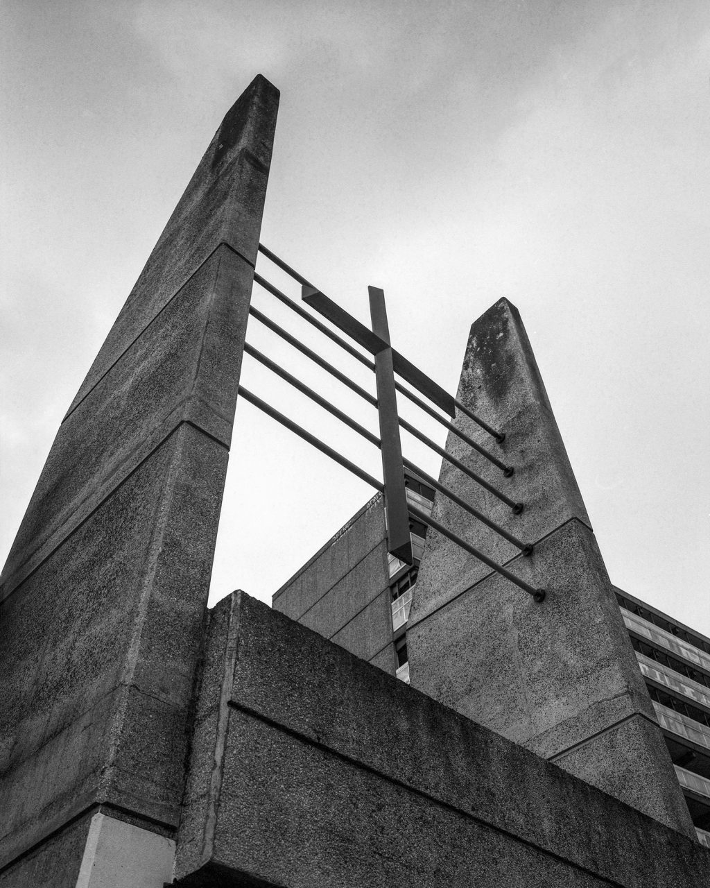 Hendon Hall Court - Simon Phipps
