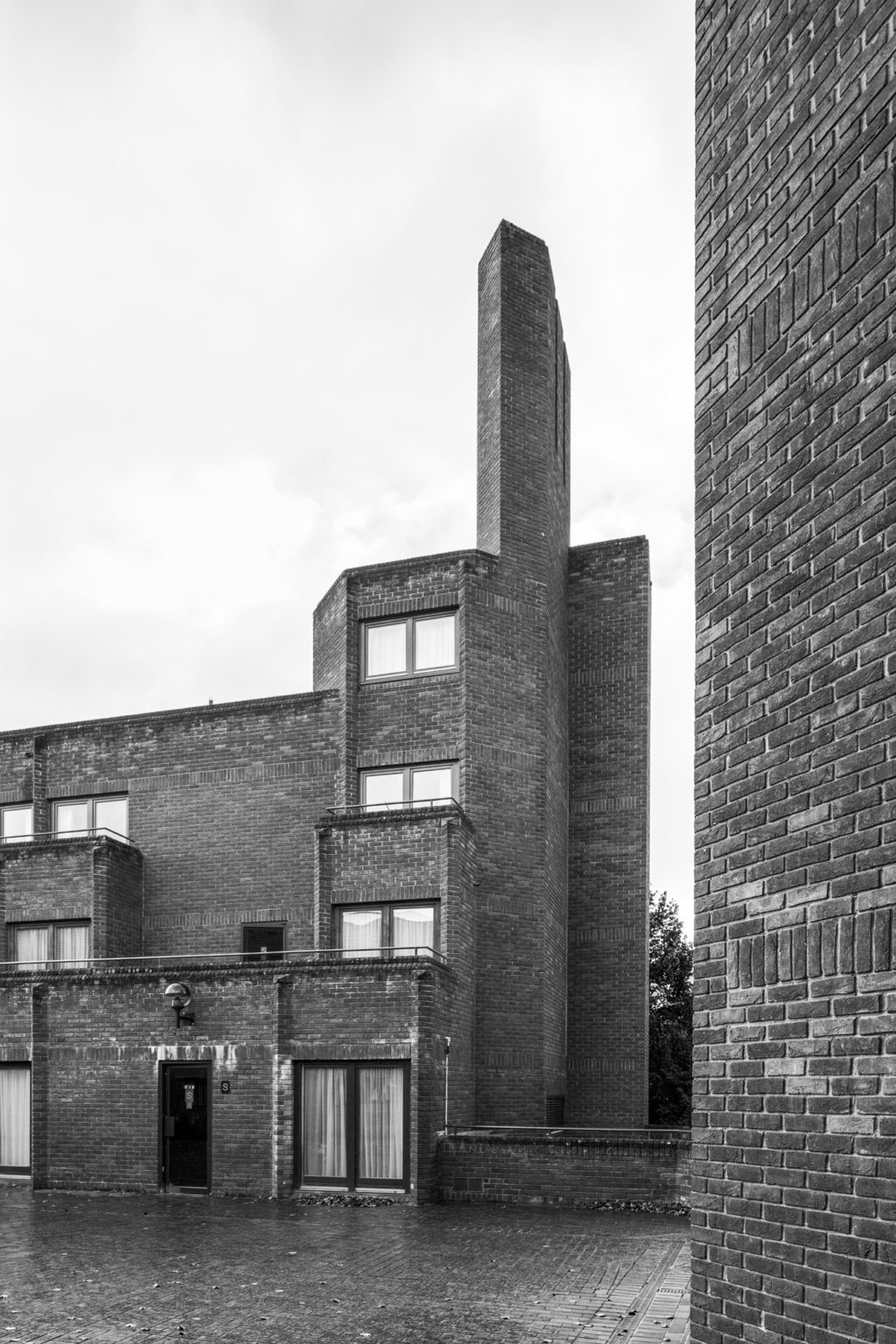 Sculptural Wall - Simon Phipps